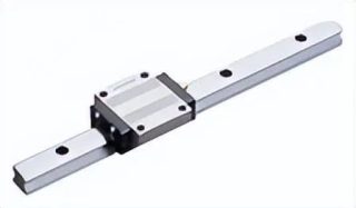 Linear Guides: An In-Depth Look at Selection and Applications | MachineMFG