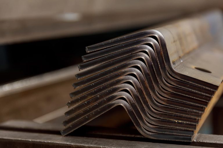 Common Defects in Bent Parts: Causes and Solutions | MachineMFG