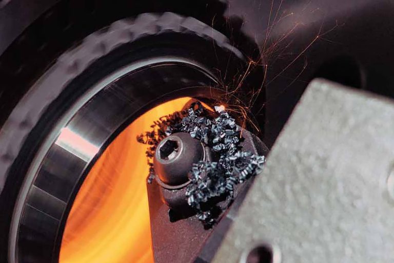 What Is CNC Machining? Types, Pros, Cons and Machining Steps | MachineMFG