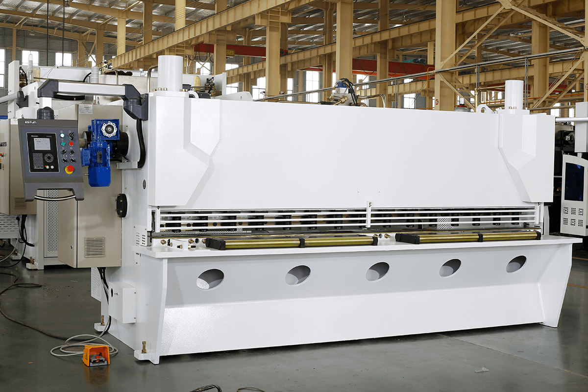 Guillotine Shearing Machine | MachineMFG